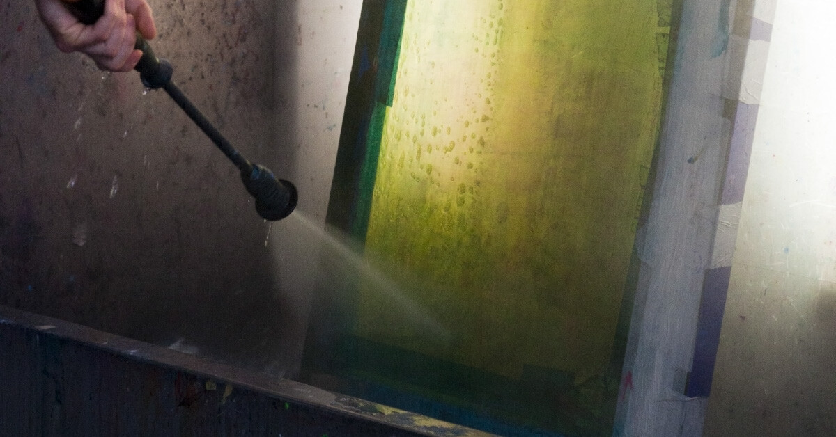 How To Tackle Screen Cleaning the Right Way